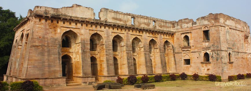 Hindola Mahal / Swinging Palace, Mandavgad - TravelClix Blog